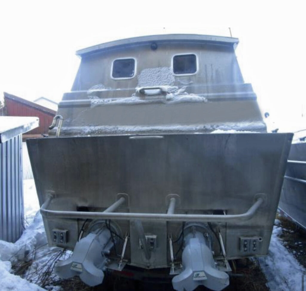 | 32' Reutov Marine Twin Diesel Jet | Copper River Boats