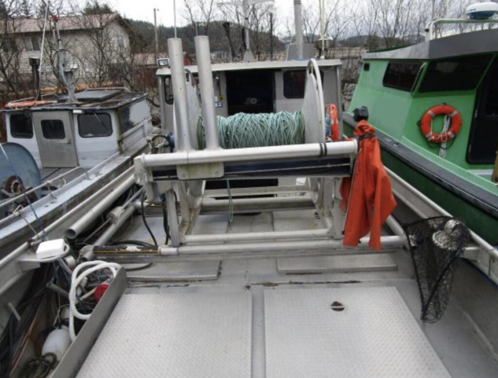 PWS Drift PKG | 32' Highline Twin Diesel Outdrive | CR Boats